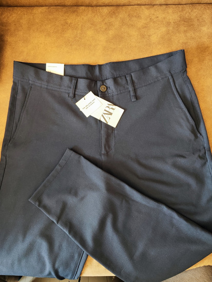 Nove Zara pantalone