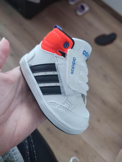 Adidas patikice za decu