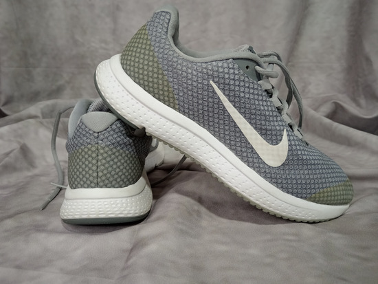 Patike NIKE sive br.38,5 KAO NOVE