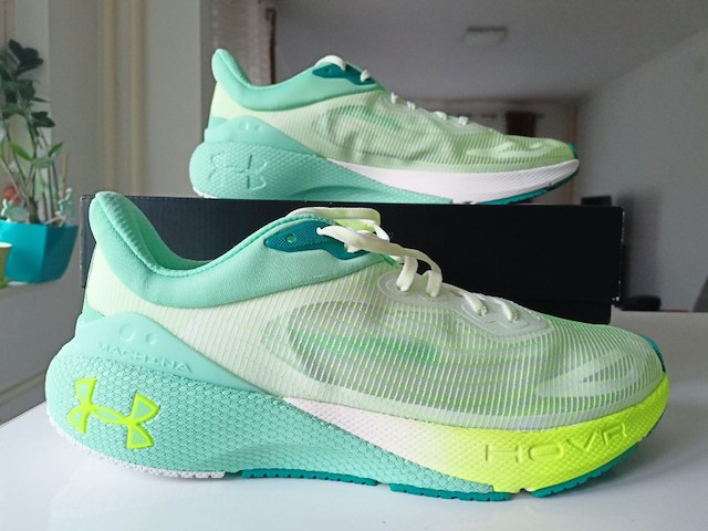 Under Armour UA HOVR™ Machina Breeze vel.44.5 NOVO