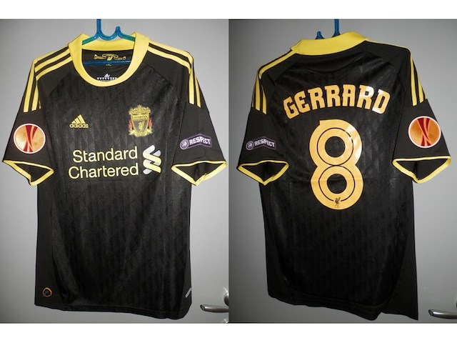 Liverpool dres 2010-11 Steven Gerrard 8