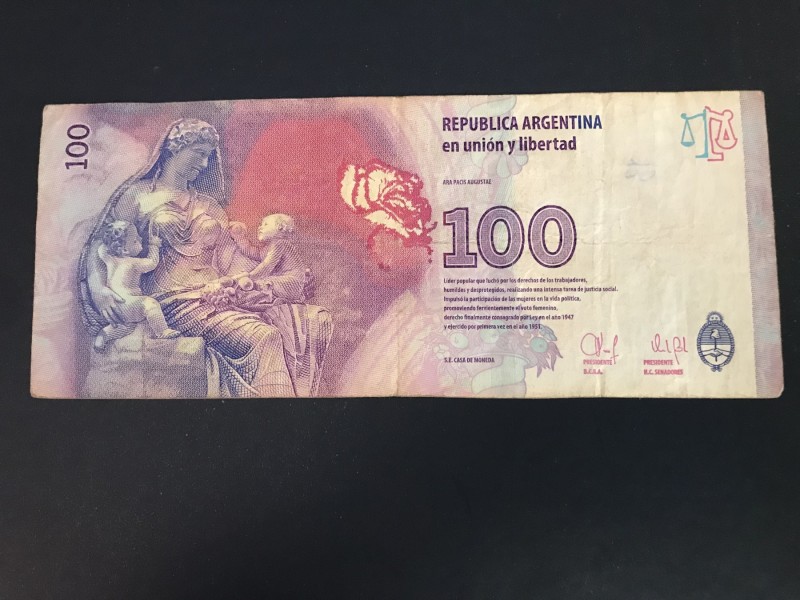 ARGENTINA 100 PEZOSA.