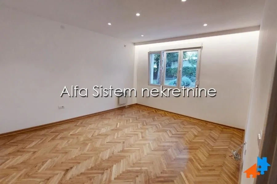 Izdavanje, trosoban stan, 100m2, Senjak, Beograd