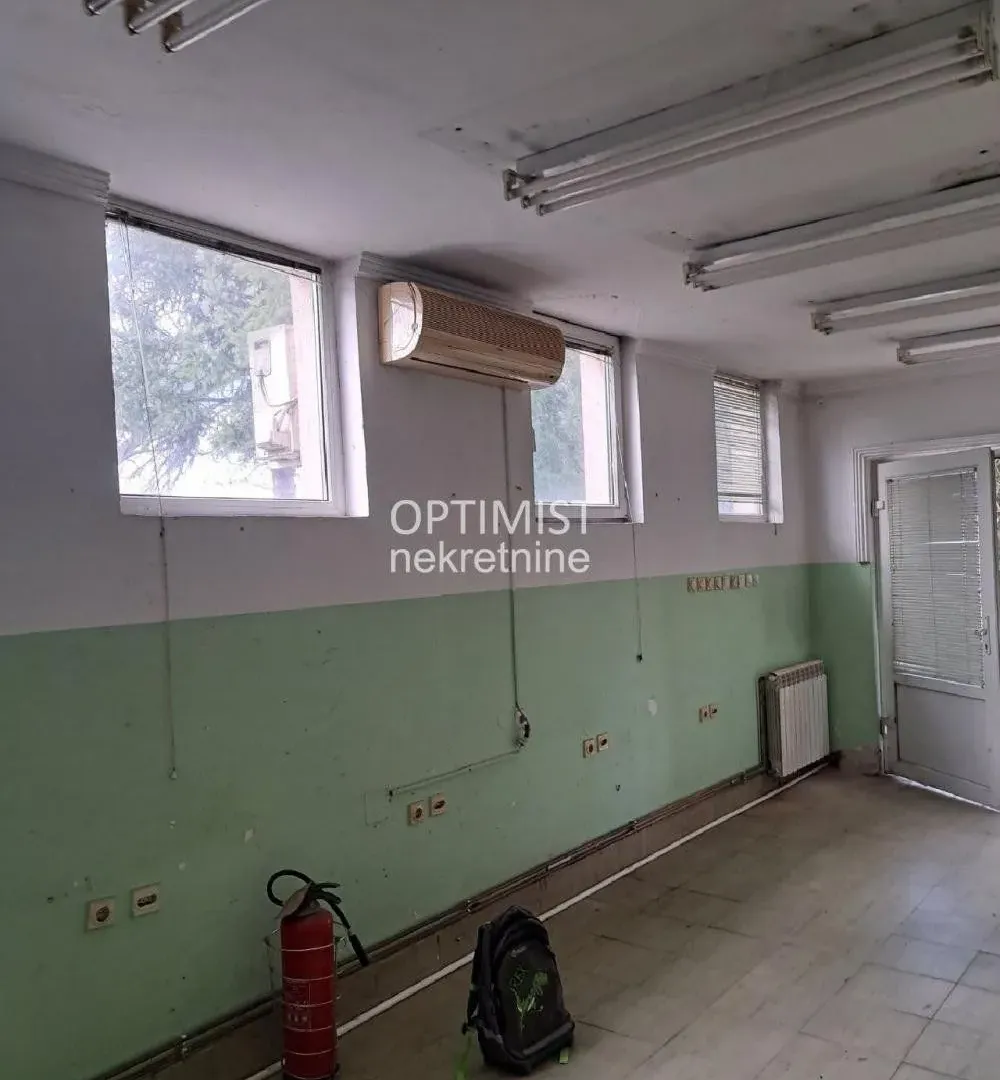 Izdavanje, poslovni prostor, 80m2, Borča, Beograd