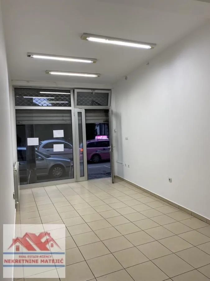 Prodaja, poslovni prostor, 21m2, Centar, Kragujevac