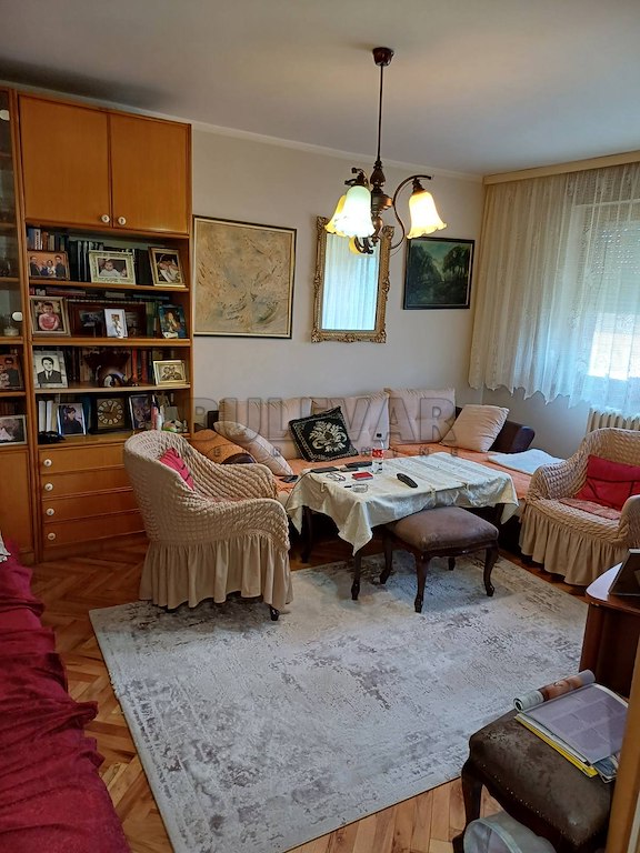 Trosoban stan, 72 m2, Centar, Oblačića Rada ID: i-012565