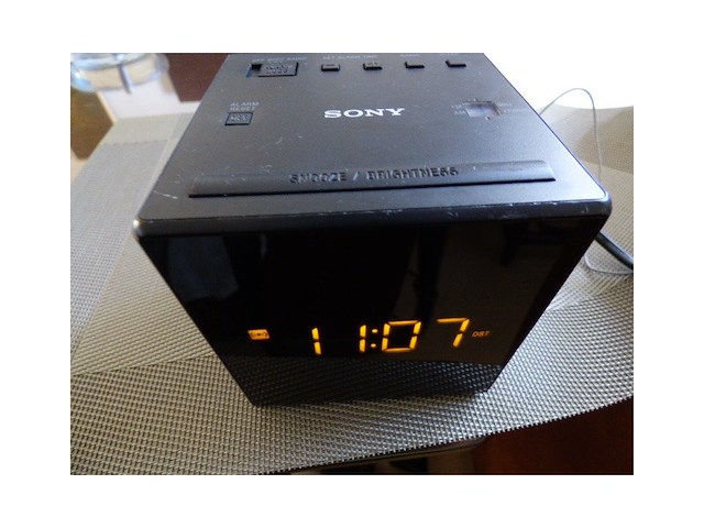 SONY ICF-C1 radio-sat-budilnik