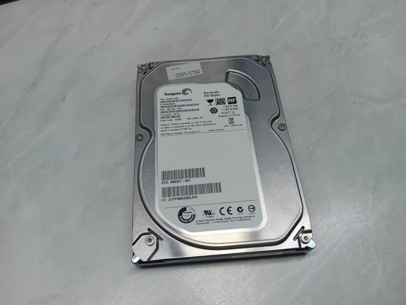 hard disk sataIII seagate 500gb ispravan