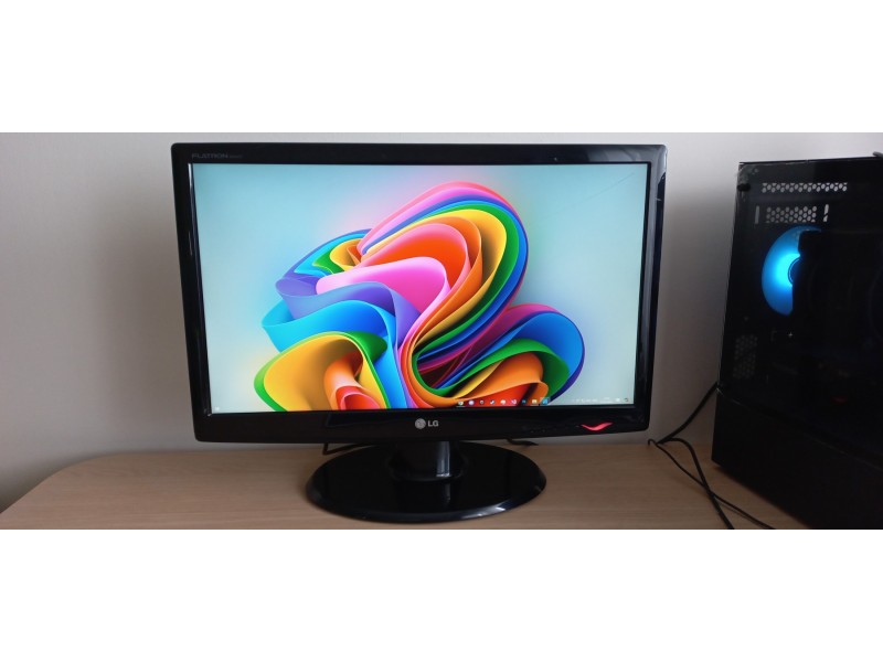 Monitor 24` LG Flatron W2443T-PF Full HD