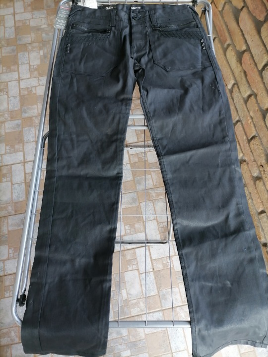 Liberto kozne pantalone vel 42