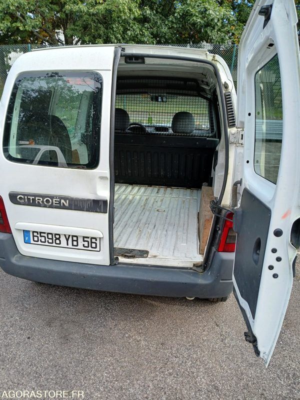 Prodaje se Citroen Berlingo laki furgon na aukciji