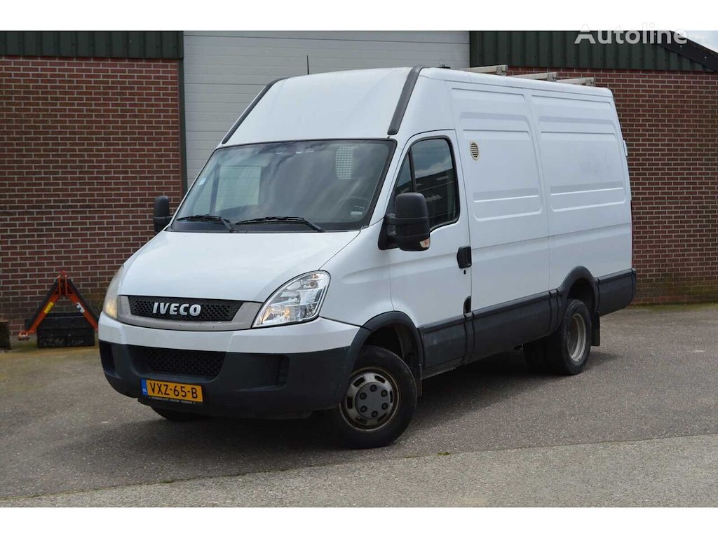 Prodaje se IVECO Daily minibus furgon na aukciji