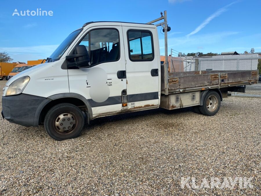 Prodaje se IVECO 35 C 15D kamion s ravnom platformom < 3.5t na aukciji