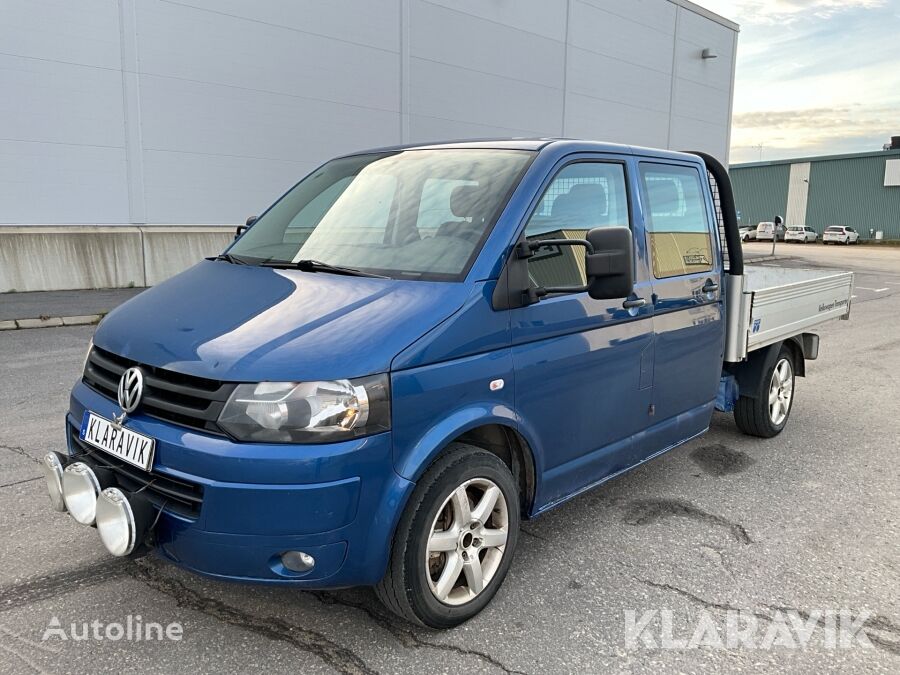 Prodaje se Volkswagen Transporter kamion s ravnom platformom < 3.5t na aukciji