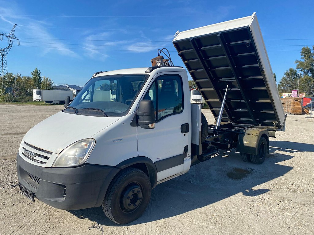 IVECO Daily 65 C 18 - 3 sided Tipper + HIAB 033T Crane kamion kiper < 3.5t