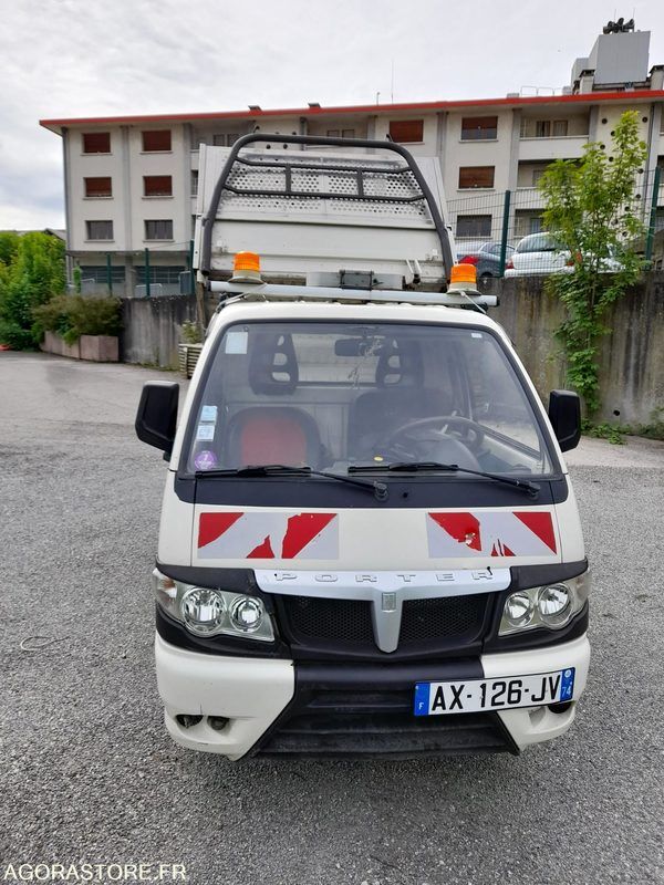 Prodaje se Piaggio PORTER BENNE kamion kiper < 3.5t na aukciji