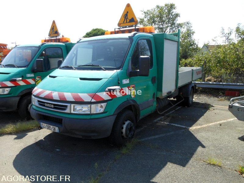 Prodaje se IVECO 65C17 kamion s ravnom platformom < 3.5t na aukciji