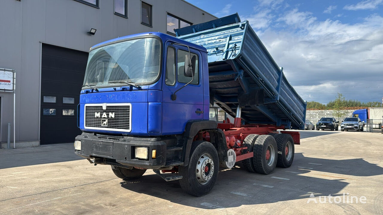 MAN 26.372 (BIG AXLE / STEEL SUSPENSION / 6 CYLINDER WITH MANUAL PUM kiper