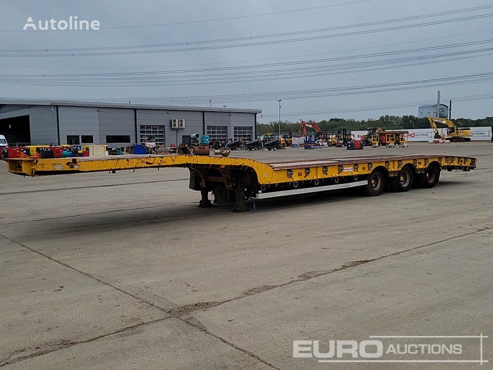 Prodaje se Montracon Tri Axle Step Frame Low Loader Trailer, Outriggers poluprikolicu sa niskom platformom na aukciji