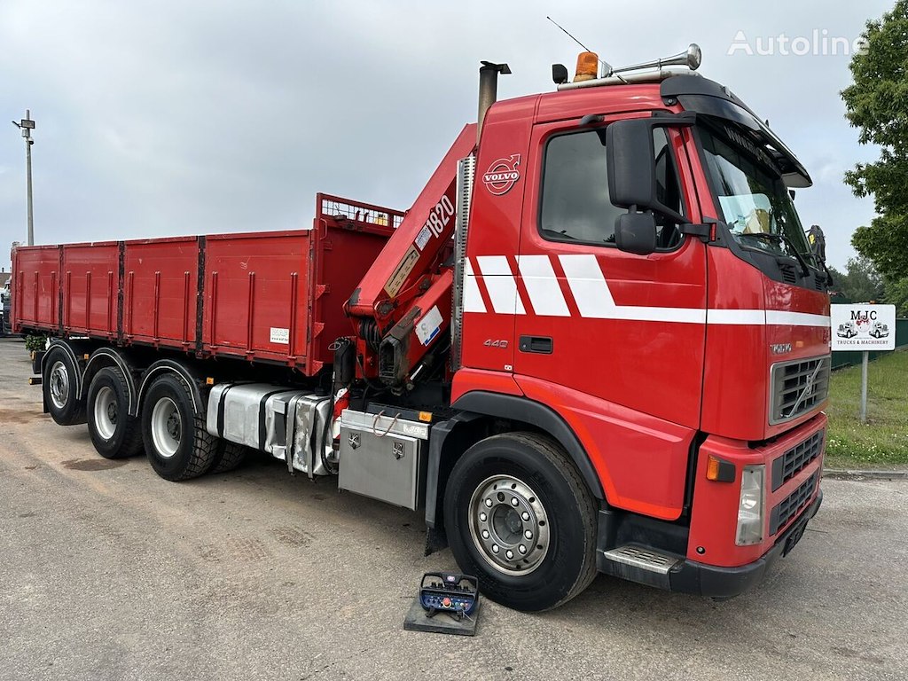 Volvo FH 440 8x4 TRIDEM PLATFORM 6m55 + CRANE HMF 1820 (3x) - RADIO - kamion s ravnom platformom