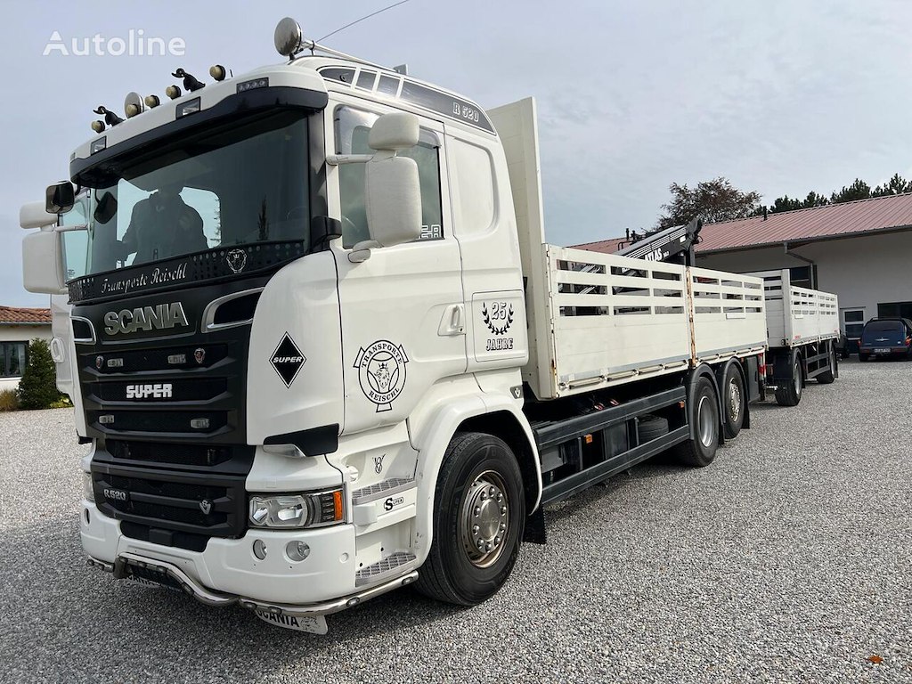 Scania R520 Atlaskran 145.2 baustof kamion s ravnom platformom