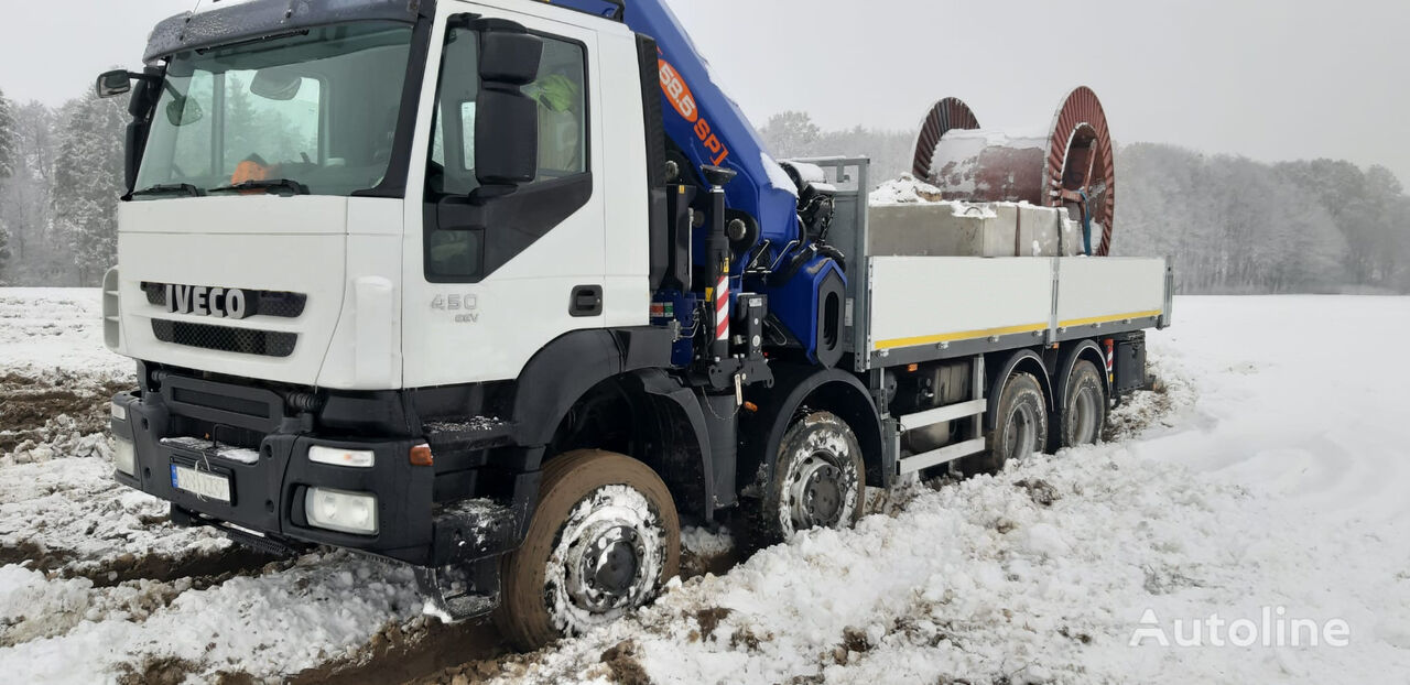 IVECO 450 kamion s ravnom platformom