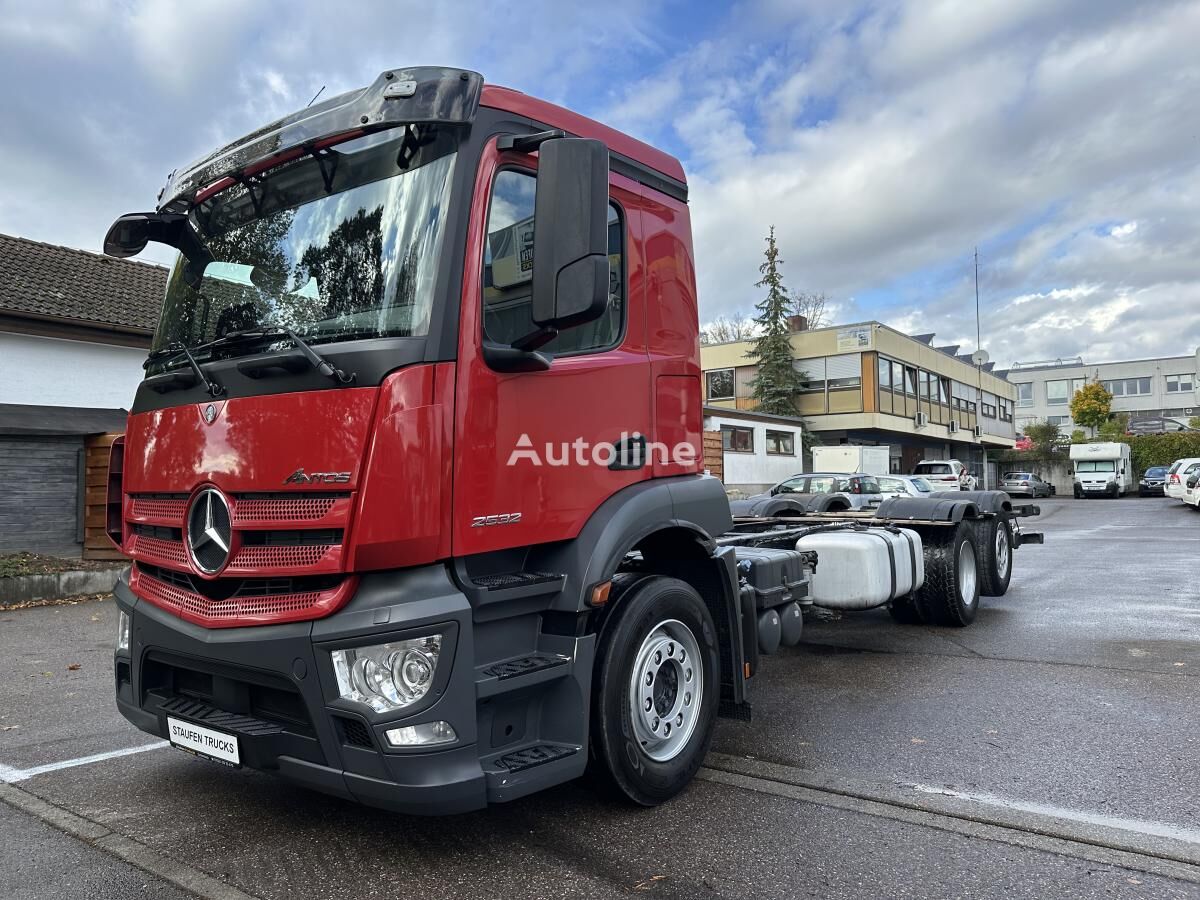 Mercedes-Benz 2532 LL 6x2 LANGES Fahrgestell Intarder Lenkachse 2532 LL 6x2 LA kamion šasija