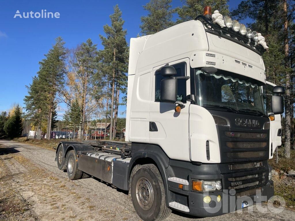 Prodaje se Scania R500 CB6X2*4FSA rol kiper sa kukom na aukciji