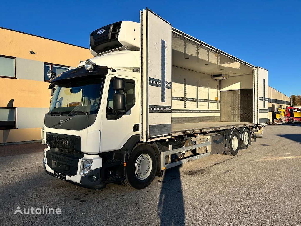 Volvo FE320 6X2 EURO6 + SIDE OPENING + CARRIER + DOUBLE STOCK kamion hladnjača