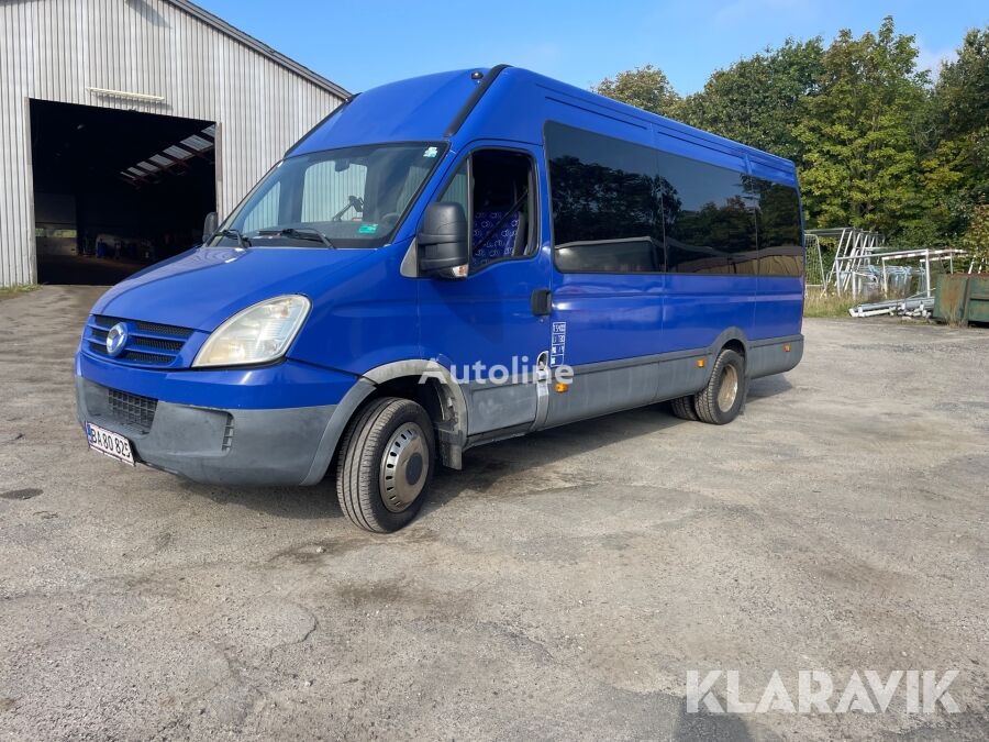 Prodaje se IVECO Daily putnički minibus na aukciji