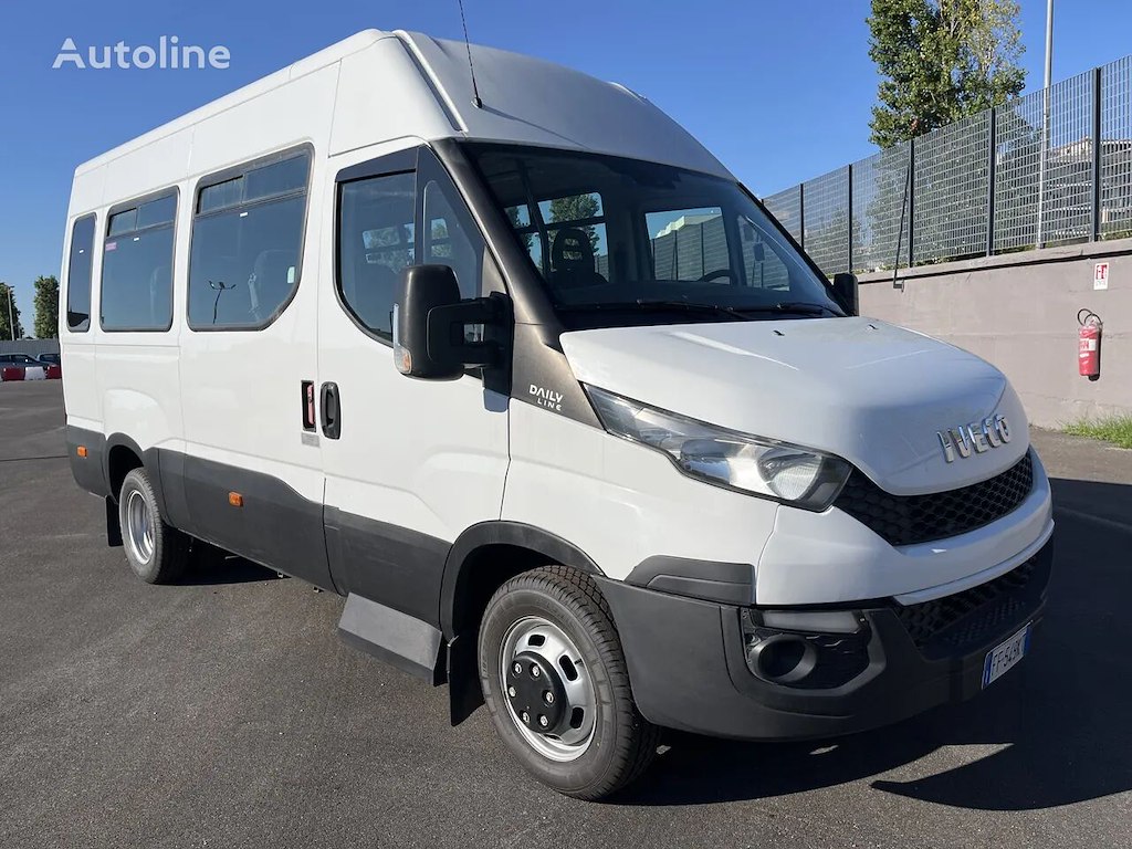 Prodaje se IVECO Daily putnički minibus na aukciji