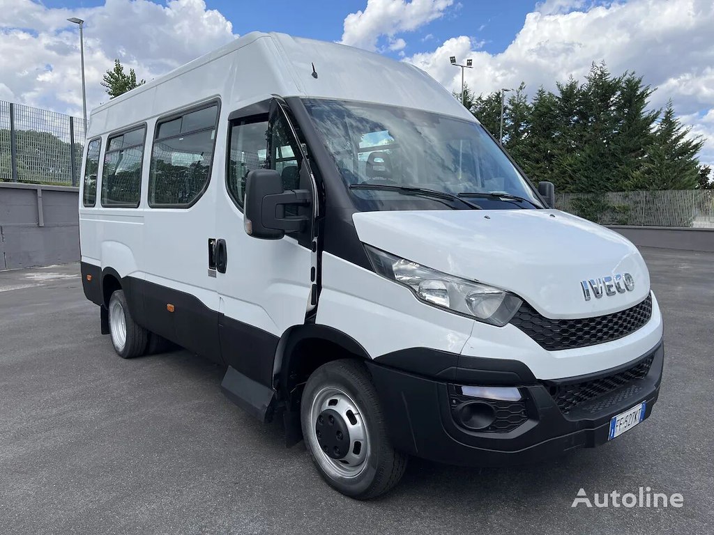 Prodaje se IVECO Daily putnički minibus na aukciji