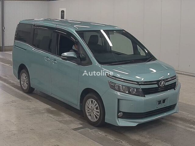 Toyota VOXY putnički minibus