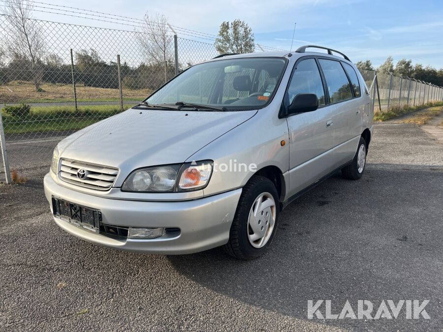 Prodaje se Toyota Picnic 2,0 STW MAN minivan na aukciji