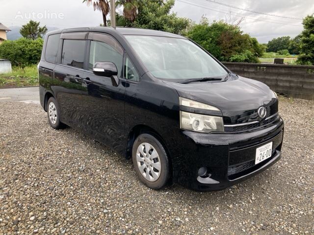 Toyota VOXY minivan