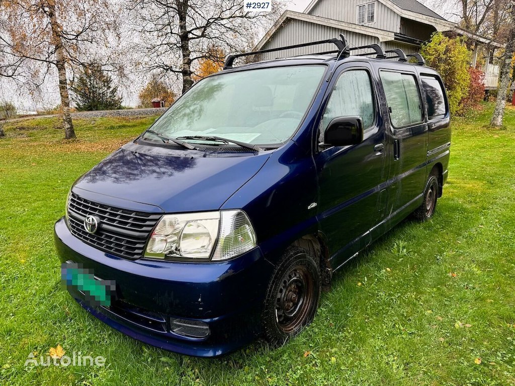 Toyota Hiace kombi minibus