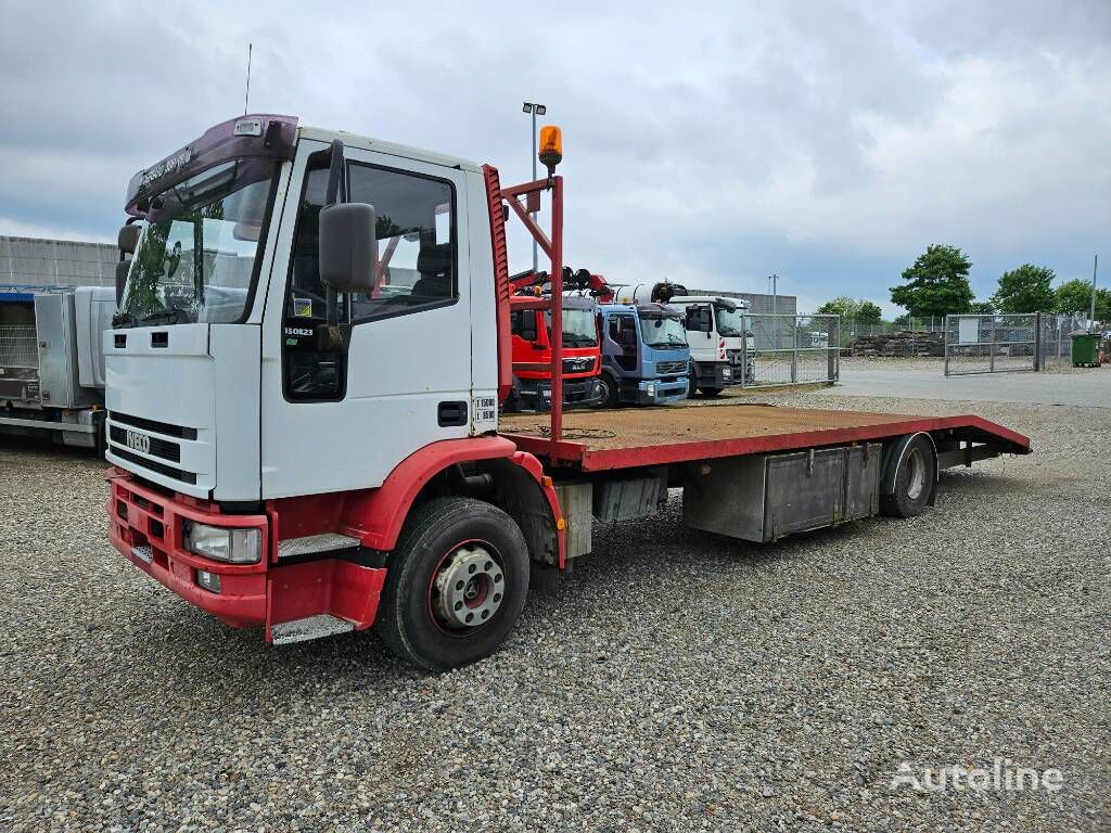 IVECO 150E 23 // Machinetransport // autotransporter