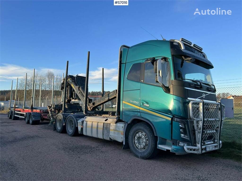 Volvo FH16 Timber truck with trailer and crane kamion za prevoz drva