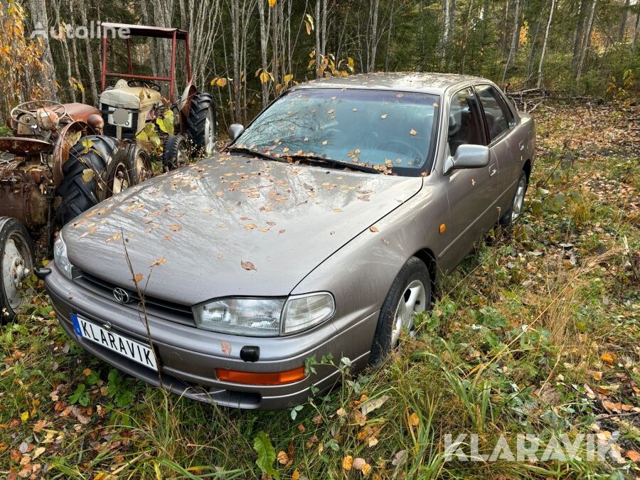 Prodaje se Toyota Camry sedan na aukciji