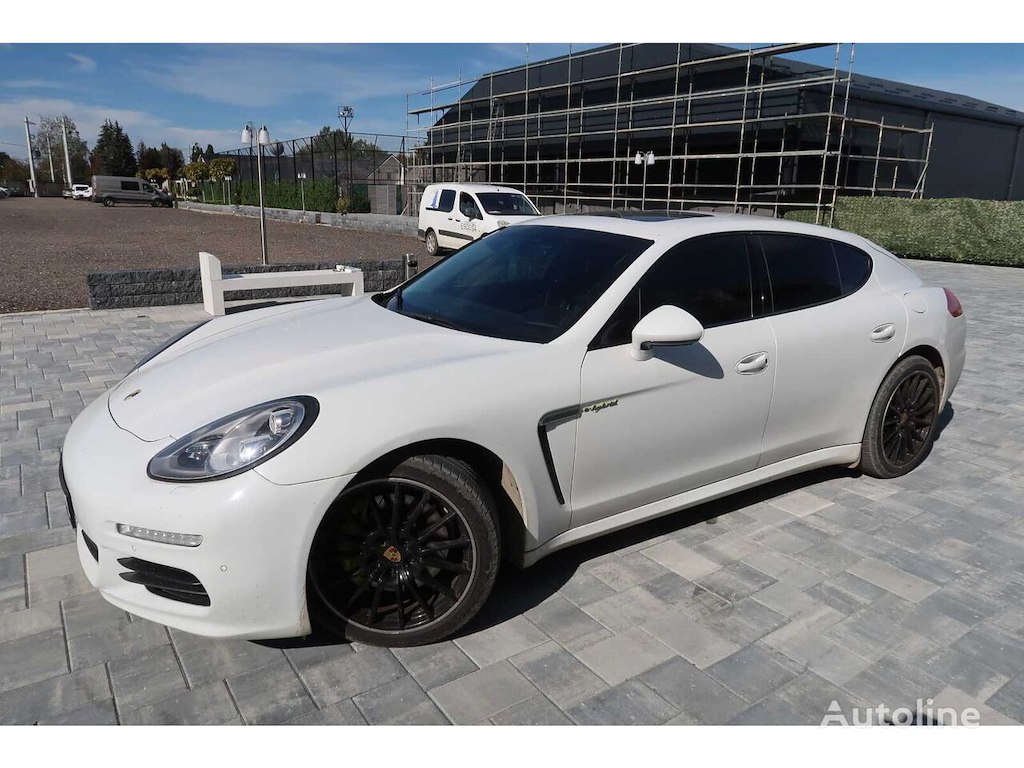 Prodaje se Porsche Panamera S hečbek na aukciji