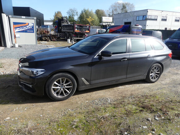 Prodaje se BMW 520D Touring karavan na aukciji