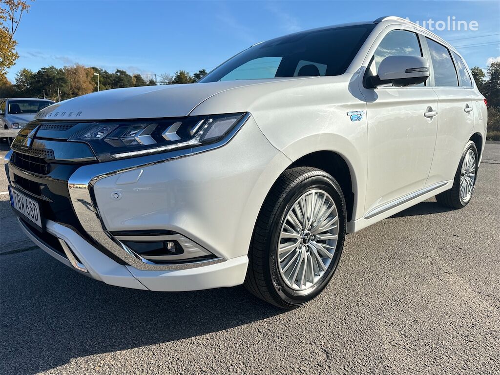 Prodaje se Mitsubishi OUTLANDER krosover na aukciji