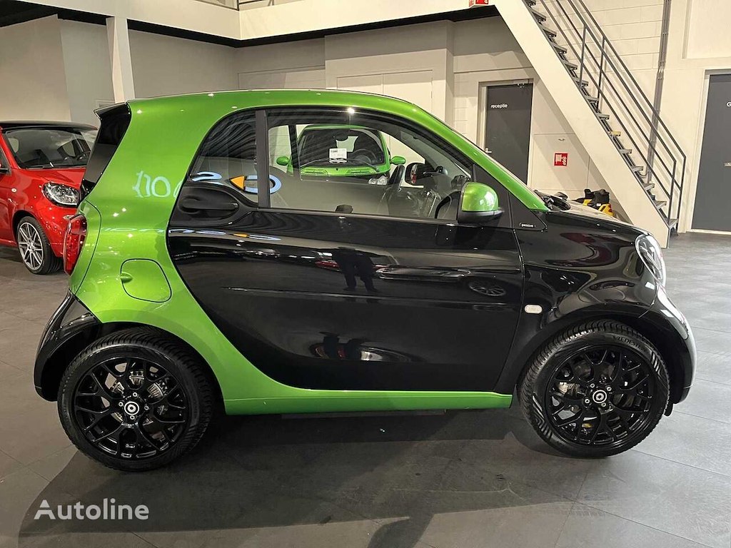 Prodaje se Smart Fortwo hečbek na aukciji