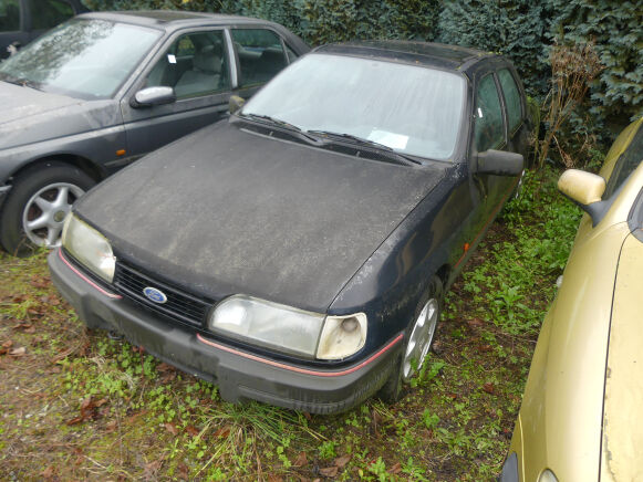 Prodaje se Ford Sierra sedan na aukciji