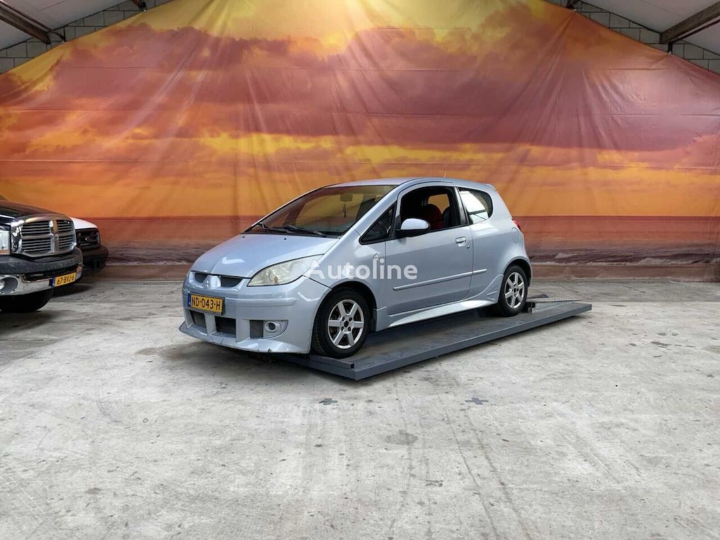 Prodaje se Mitsubishi Colt hečbek na aukciji