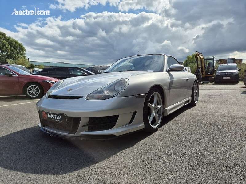 Prodaje se Porsche 996 Carrera kabriolet na aukciji