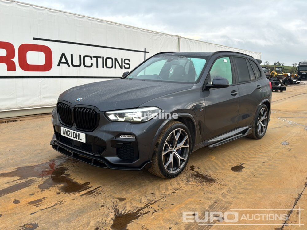 Prodaje se BMW X5 krosover na aukciji