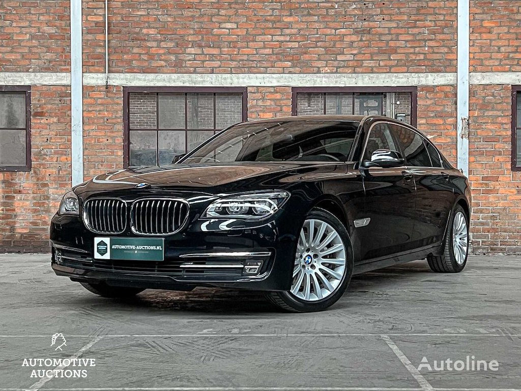 Prodaje se BMW 7-serie sedan na aukciji