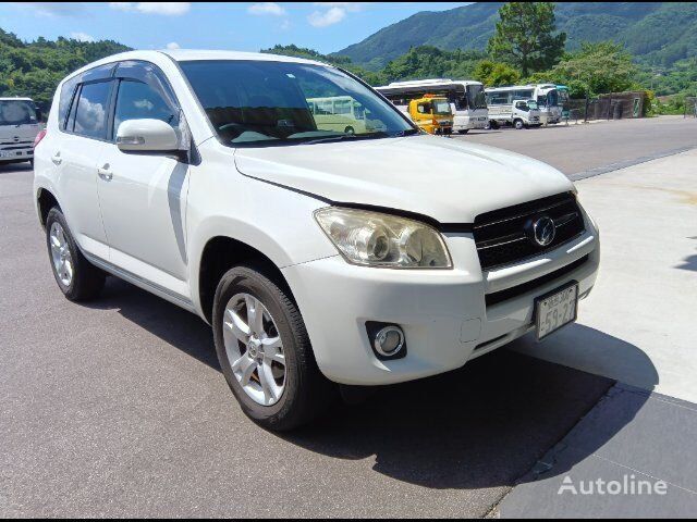 Toyota RAV4 krosover