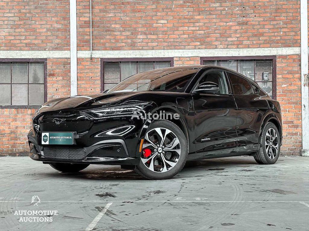 Prodaje se Ford Mustang Mach-E krosover na aukciji